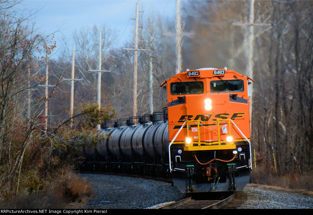BNSF 8483 CSX Train K038-28
